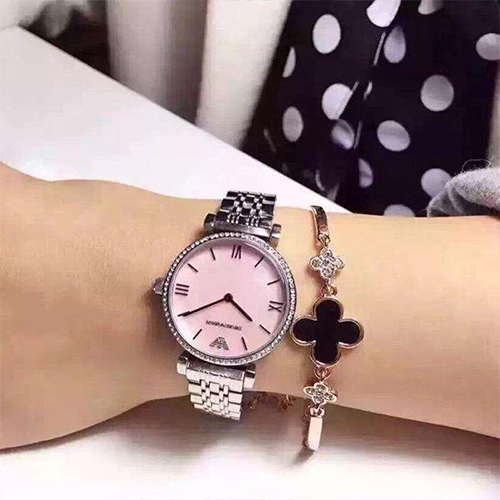 שעון לאישה מבית EMPORIO ARMANI. דגם: AR1779 - Royal Diamond